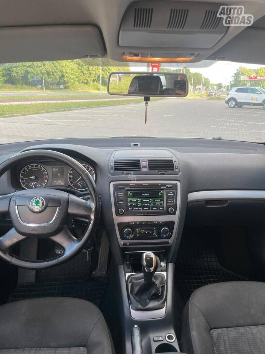 Skoda Octavia 2013 in Klaipeda, with an engine capacity of 1.60 L and mileage of 330 thousand km for 2500 €, photo 5 on AUTOMOTO.COM.LV
