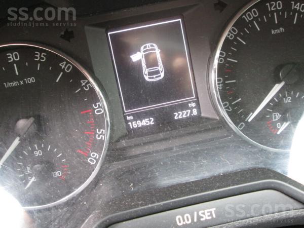 Skoda Octavia 2014 in Limbazi, with an engine capacity of 1.60 L and mileage of 167 thousand km for 4500 €, photo 7 on AUTOMOTO.COM.LV