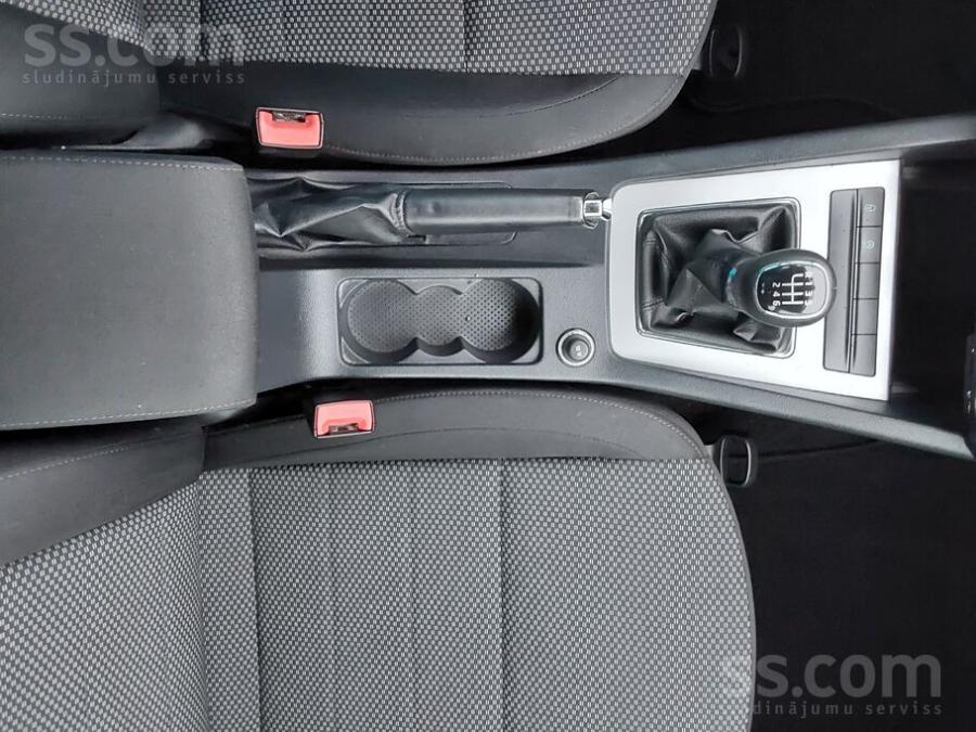 Skoda Octavia 2014 in Ogre, with an engine capacity of 2.00 L and mileage of 242 thousand km for 6350 €, photo 17 on AUTOMOTO.COM.LV