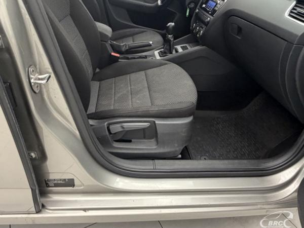 Skoda Octavia 2015 in Vilnius, with an engine capacity of 1.60 L and mileage of 324 thousand km for 3000 €, photo 5 on AUTOMOTO.COM.LV