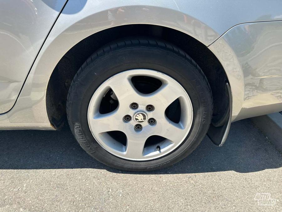 Skoda Octavia 2015 in Vilnius, with an engine capacity of 1.60 L and mileage of 262 thousand km for 6350 €, photo 3 on AUTOMOTO.COM.LV