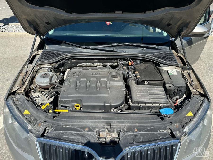 Skoda Octavia 2015 in Vilnius, with an engine capacity of 1.60 L and mileage of 262 thousand km for 6350 €, photo 7 on AUTOMOTO.COM.LV