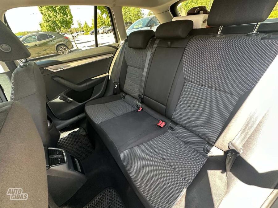 Skoda Octavia 2015 in Vilnius, with an engine capacity of 1.60 L and mileage of 262 thousand km for 6350 €, photo 12 on AUTOMOTO.COM.LV