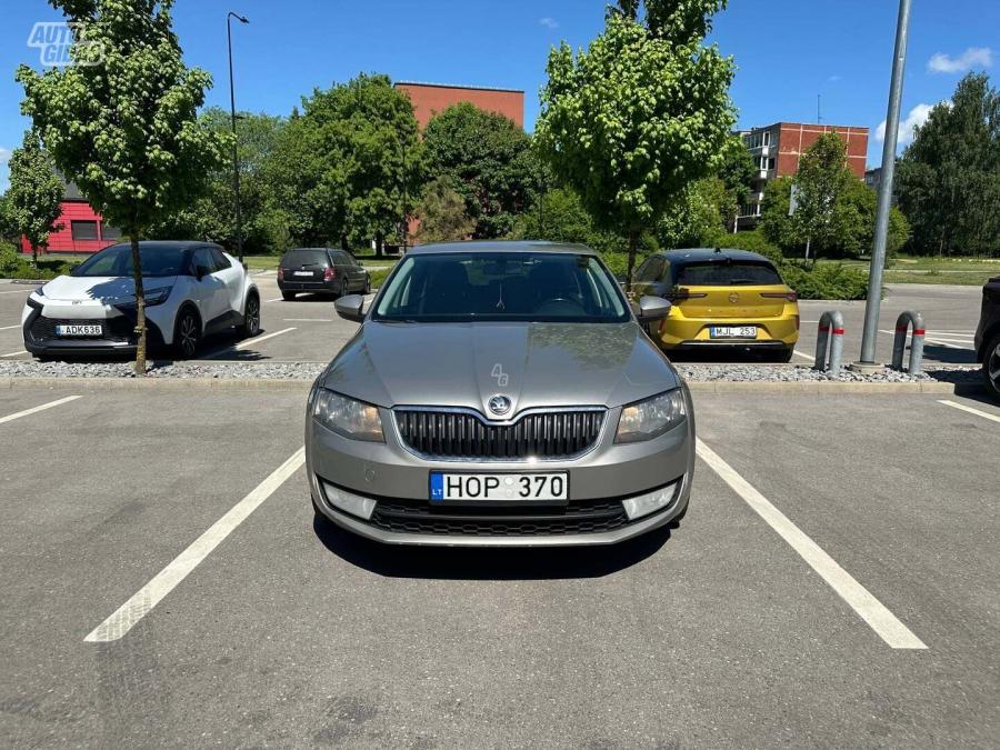 Skoda Octavia 2015 in Vilnius, with an engine capacity of 1.60 L and mileage of 262 thousand km for 6350 €, photo 18 on AUTOMOTO.COM.LV