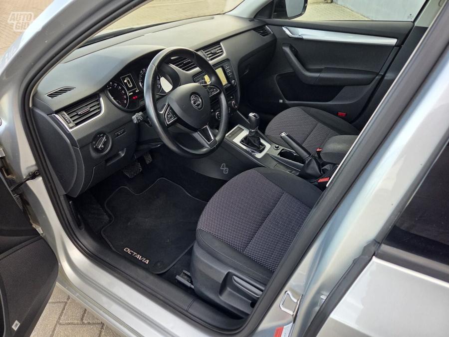 Skoda Octavia 2015 in Jurbarkas, with an engine capacity of 1.60 L and mileage of 221 thousand km for 7800 €, photo 3 on AUTOMOTO.COM.LV