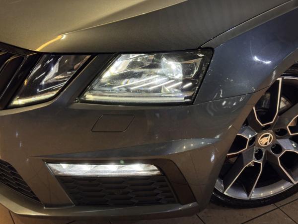 Skoda Octavia 2019 in Vilnius, with an engine capacity of 2.00 L and mileage of 191 thousand km for 15500 €, photo 4 on AUTOMOTO.COM.LV