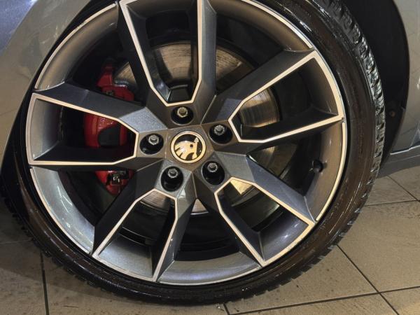 Skoda Octavia 2019 in Vilnius, with an engine capacity of 2.00 L and mileage of 191 thousand km for 15500 €, photo 5 on AUTOMOTO.COM.LV