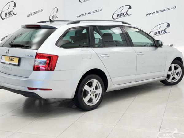 Skoda Octavia 2019 in Vilnius on AUTOMOTO.COM.LV Skoda Octavia 2019 in Vilnius, with an engine capacity of 1.60 L and mileage of 256 thousand km for 8900 €, photo 3 on AUTOMOTO.COM.LV