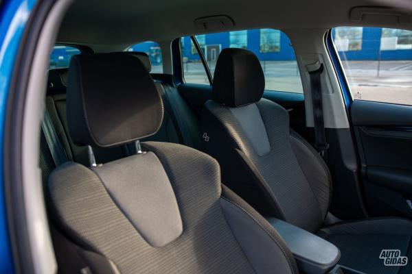 Skoda Octavia 2021 in Kaunas, with an engine capacity of 2.00 L and mileage of 200 thousand km for 13999 €, photo 2 on AUTOMOTO.COM.LV