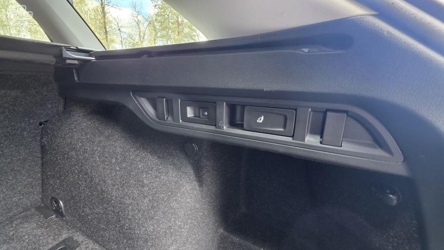 Skoda Octavia 2023 in Vilnius, with an engine capacity of 1.50 L and mileage of 209 thousand km for 14350 €, photo 17 on AUTOMOTO.COM.LV