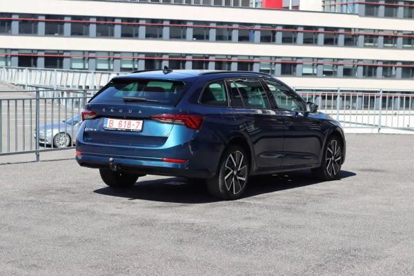 Skoda Octavia 2023 in Riga, with an engine capacity of 1.40 L and mileage of 35 thousand km for 24980 €, photo 6 on AUTOMOTO.COM.LV