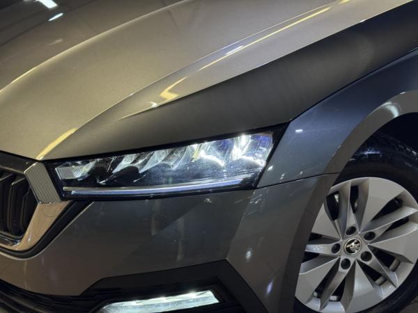 Skoda Octavia 2024 in Vilnius, with an engine capacity of 1.50 L and mileage of 27 thousand km for 22500 €, photo 4 on AUTOMOTO.COM.LV