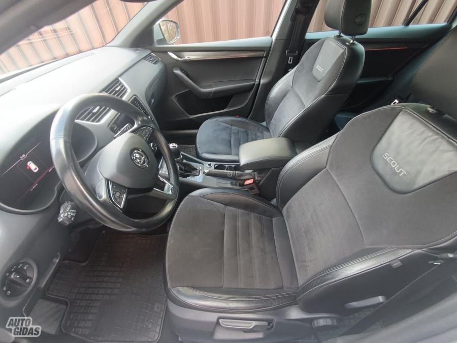White Skoda Octavia 2020 in Kaunas, with an engine capacity of 2.00 L and mileage of 294 thousand km for 11300 €, photo 11 on AUTOMOTO.COM.LV