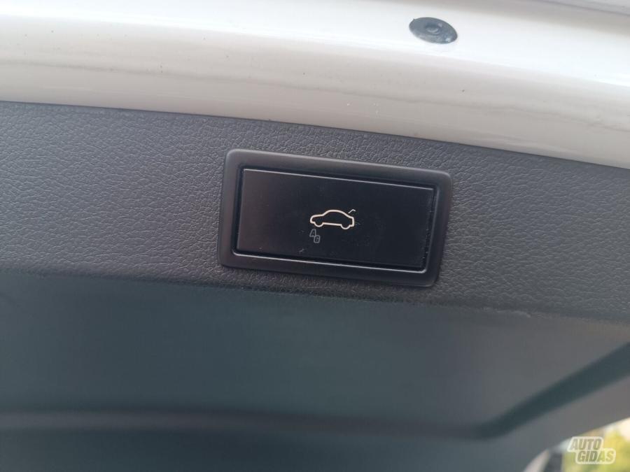 White Skoda Octavia 2020 in Kaunas, with an engine capacity of 2.00 L and mileage of 294 thousand km for 11300 €, photo 19 on AUTOMOTO.COM.LV