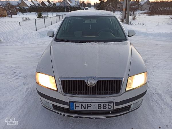 Balts Skoda Octavia 2005 Viļņa, ar dzinēja tilpumu 1.90 L un nobraukumu 321 tūkst. km par 600 €, foto 3 vietnē AUTOMOTO.COM.LV