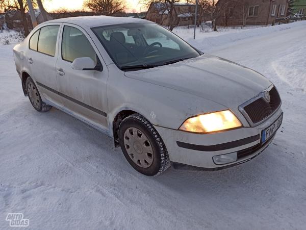 Balts Skoda Octavia 2005 Viļņa, ar dzinēja tilpumu 1.90 L un nobraukumu 321 tūkst. km par 600 €, foto 5 vietnē AUTOMOTO.COM.LV