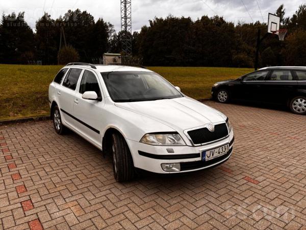 White Skoda Octavia 2007 in Cesis, with an engine capacity of 1.90 L and mileage of 329 thousand km for 2000 €, photo 3 on AUTOMOTO.COM.LV