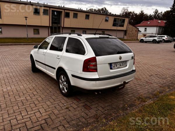 White Skoda Octavia 2007 in Cesis, with an engine capacity of 1.90 L and mileage of 329 thousand km for 2000 €, photo 5 on AUTOMOTO.COM.LV