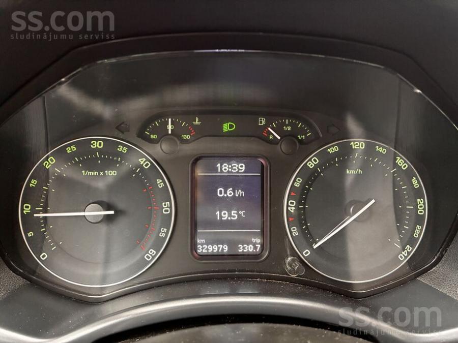 Белый Шкода Октавия 2007 в Цесис, объемом двигателя 1.90 л и пробегом 329 тыс. км за 2000 €, фото 6 на AUTOMOTO.COM.LV
