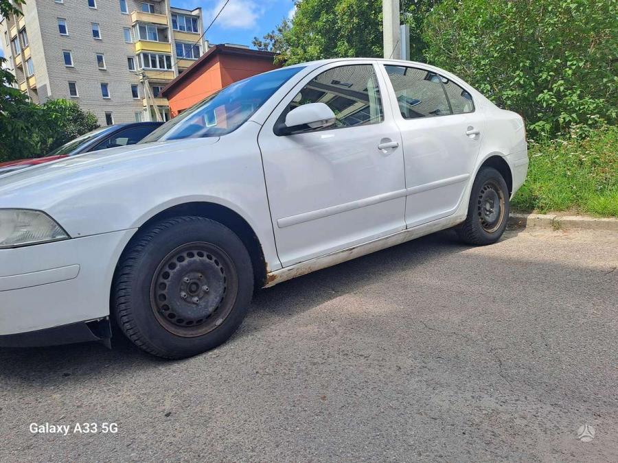 Balts Skoda Octavia 2008 Kauņa, ar dzinēja tilpumu 1.90 L un nobraukumu 270 tūkst. km par 1100 €, foto 3 vietnē AUTOMOTO.COM.LV