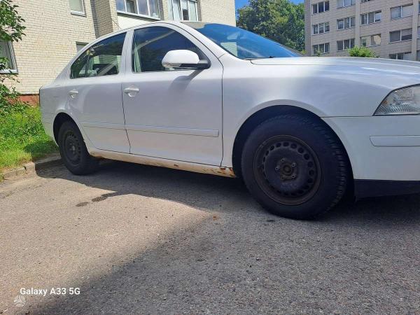 Balts Skoda Octavia 2008 Kauņa, ar dzinēja tilpumu 1.90 L un nobraukumu 270 tūkst. km par 1100 €, foto 3 vietnē AUTOMOTO.COM.LV