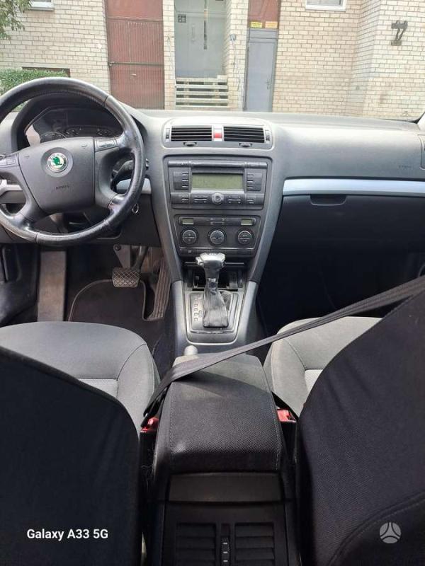 Balts Skoda Octavia 2008 Kauņa, ar dzinēja tilpumu 1.90 L un nobraukumu 270 tūkst. km par 1100 €, foto 7 vietnē AUTOMOTO.COM.LV