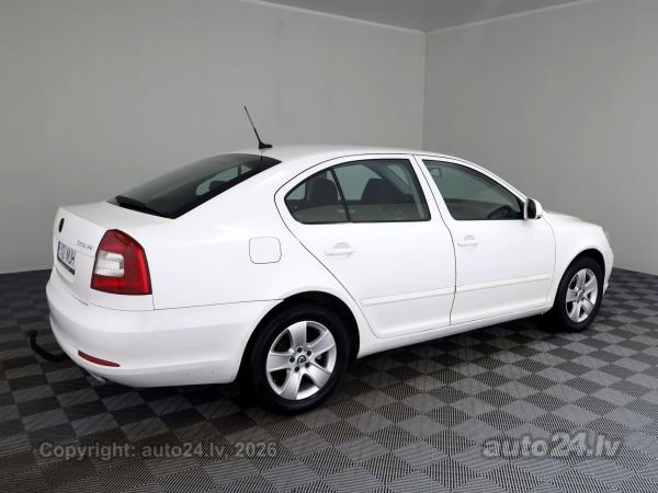 White Skoda Octavia 2009 in Tallinn, with an engine capacity of 1.90 L and mileage of 310 thousand km for 2199 €, photo 3 on AUTOMOTO.COM.LV