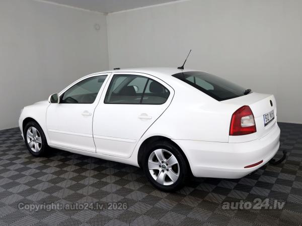 White Skoda Octavia 2009 in Tallinn, with an engine capacity of 1.90 L and mileage of 310 thousand km for 2199 €, photo 4 on AUTOMOTO.COM.LV