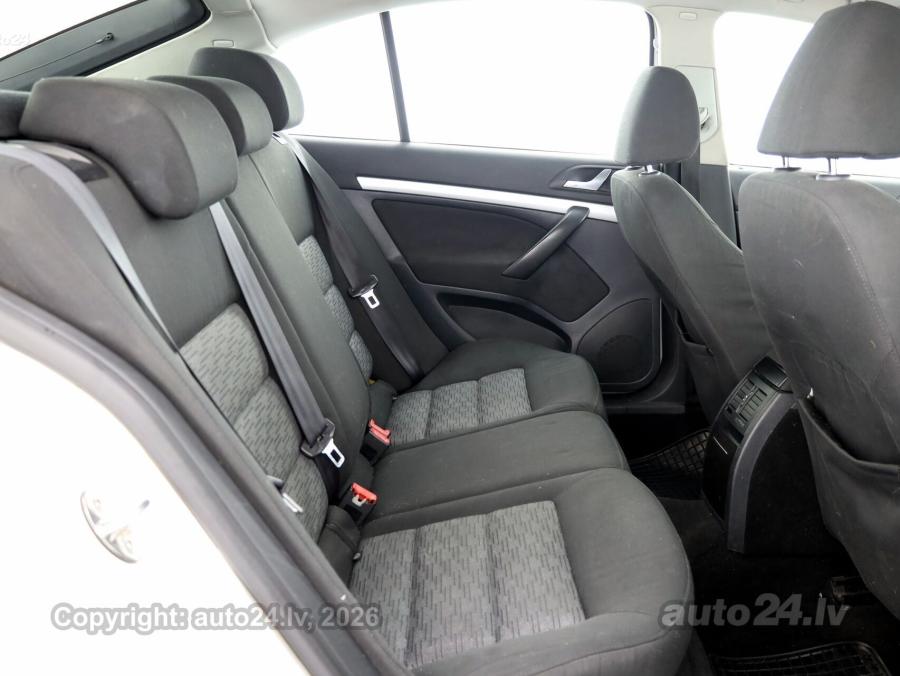 Balts Skoda Octavia 2009 Tallina, ar dzinēja tilpumu 1.90 L un nobraukumu 310 tūkst. km par 2199 €, foto 8 vietnē AUTOMOTO.COM.LV