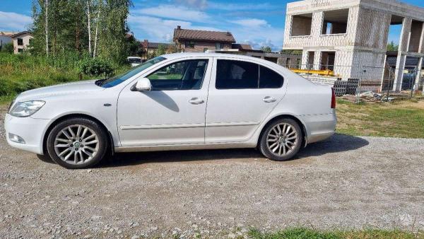 Balts Skoda Octavia 2009 Viļņa, ar dzinēja tilpumu 1.80 L un nobraukumu 229 tūkst. km par 1500 €, foto 5 vietnē AUTOMOTO.COM.LV