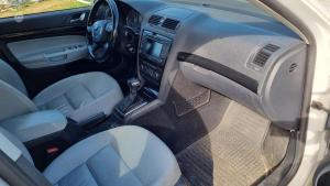 White Skoda Octavia 2009 in Vilnius, with an engine capacity of 1.80 L and mileage of 229 thousand km for 1500 €, photo 11 on AUTOMOTO.COM.LV