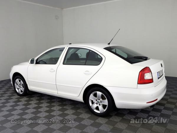 Skoda Octavia 2009 Tallina vietnē Balts Skoda Octavia 2009 Tallina, ar dzinēja tilpumu 1.80 L un nobraukumu 311 tūkst. km par 1999 €, foto 5 vietnē AUTOMOTO.COM.LV