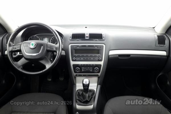 Skoda Octavia 2009 Tallina vietnē Balts Skoda Octavia 2009 Tallina, ar dzinēja tilpumu 1.80 L un nobraukumu 311 tūkst. km par 1999 €, foto 6 vietnē AUTOMOTO.COM.LV