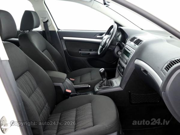 Skoda Octavia 2009 Tallina vietnē Balts Skoda Octavia 2009 Tallina, ar dzinēja tilpumu 1.80 L un nobraukumu 311 tūkst. km par 1999 €, foto 7 vietnē AUTOMOTO.COM.LV