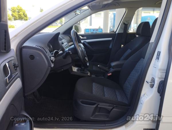 White Skoda Octavia 2011 in Tartu, with an engine capacity of 1.60 L and mileage of 469 thousand km for 1700 €, photo 5 on AUTOMOTO.COM.LV