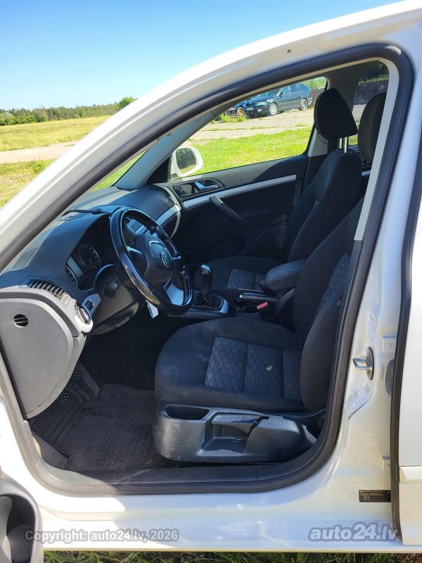 Balts Skoda Octavia 2012 Rakvere, ar dzinēja tilpumu 1.60 L un nobraukumu 280 tūkst. km par 2100 €, foto 3 vietnē AUTOMOTO.COM.LV