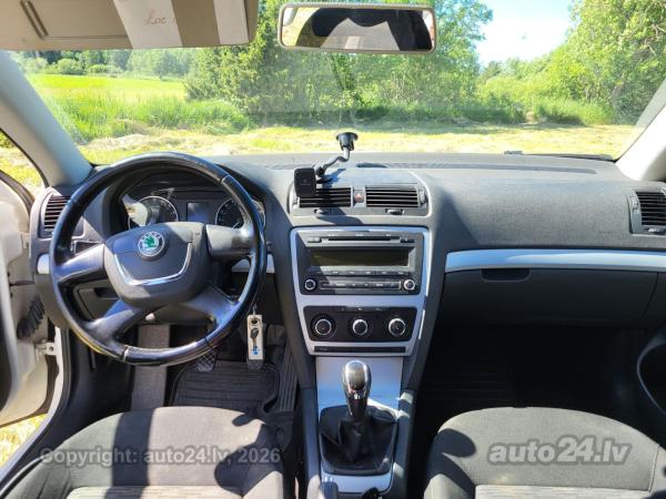 Balts Skoda Octavia 2012 Rakvere, ar dzinēja tilpumu 1.60 L un nobraukumu 280 tūkst. km par 2100 €, foto 5 vietnē AUTOMOTO.COM.LV