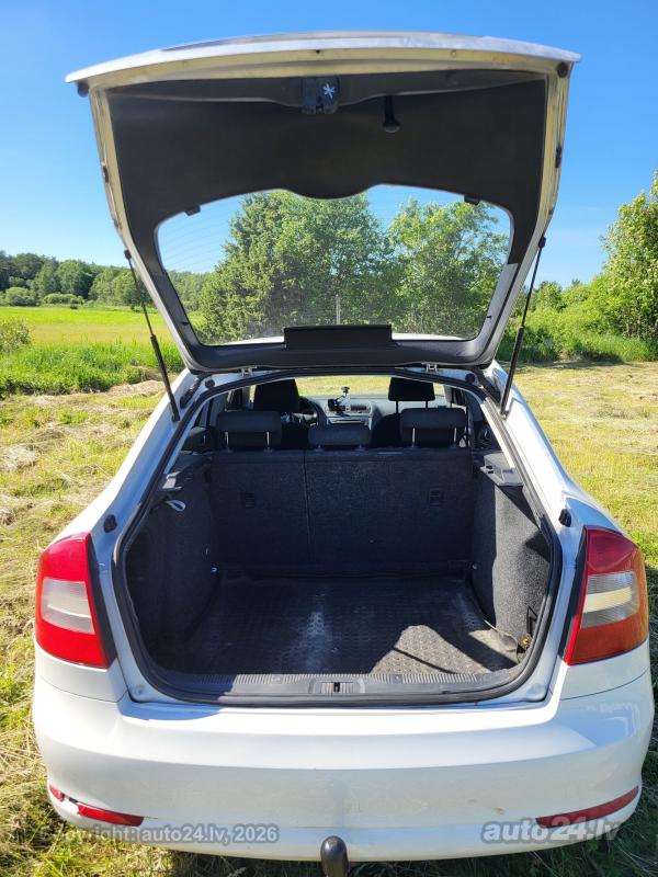 Balts Skoda Octavia 2012 Rakvere, ar dzinēja tilpumu 1.60 L un nobraukumu 280 tūkst. km par 2100 €, foto 7 vietnē AUTOMOTO.COM.LV