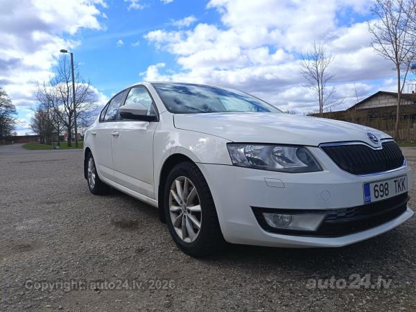 White Skoda Octavia 2013 in Tallinn, with an engine capacity of 1.40 L and mileage of 309 thousand km for 5900 €, photo 4 on AUTOMOTO.COM.LV