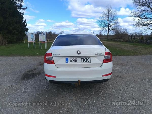 White Skoda Octavia 2013 in Tallinn, with an engine capacity of 1.40 L and mileage of 309 thousand km for 5900 €, photo 7 on AUTOMOTO.COM.LV
