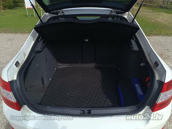 White Skoda Octavia 2013 in Tallinn, with an engine capacity of 1.40 L and mileage of 309 thousand km for 5900 €, photo 8 on AUTOMOTO.COM.LV