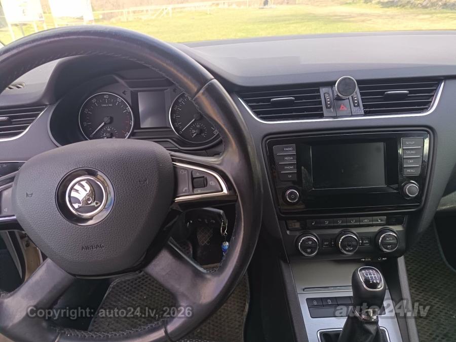 White Skoda Octavia 2013 in Tallinn, with an engine capacity of 1.40 L and mileage of 309 thousand km for 5900 €, photo 11 on AUTOMOTO.COM.LV