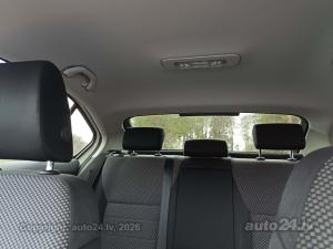 White Skoda Octavia 2013 in Tallinn, with an engine capacity of 1.40 L and mileage of 309 thousand km for 5900 €, photo 13 on AUTOMOTO.COM.LV