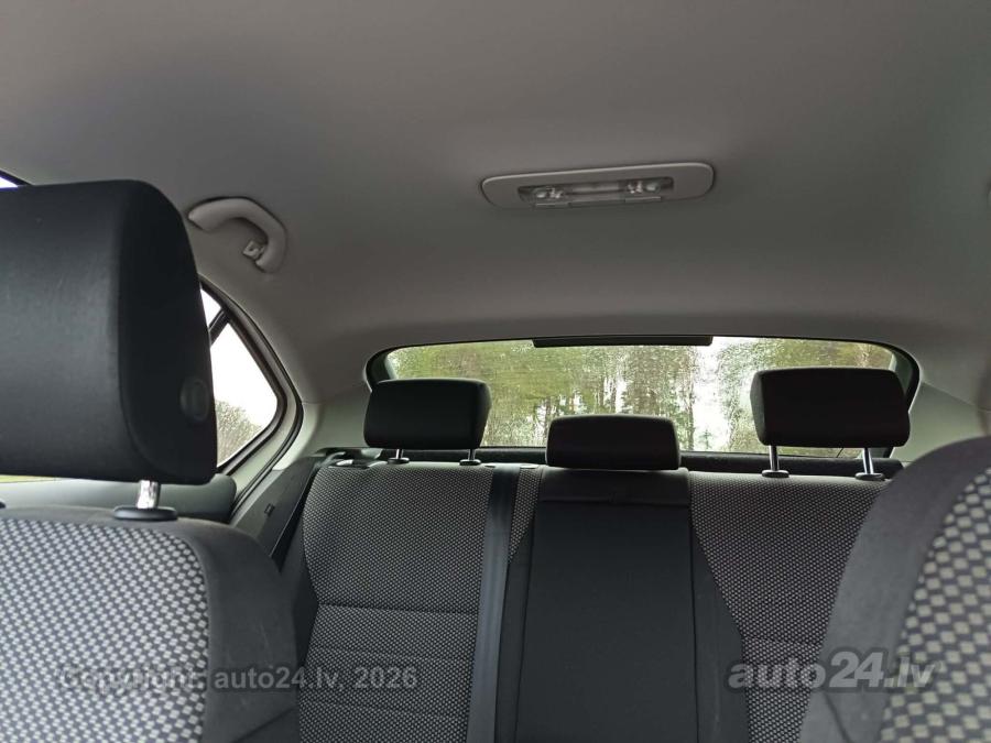 White Skoda Octavia 2013 in Tallinn, with an engine capacity of 1.40 L and mileage of 309 thousand km for 5900 €, photo 13 on AUTOMOTO.COM.LV