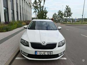 White Skoda Octavia 2013 in Vilnius, with an engine capacity of 1.40 L and mileage of 241 thousand km for 4900 €, photo 3 on AUTOMOTO.COM.LV