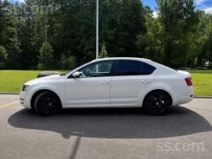 White Skoda Octavia 2013 in Riga, with an engine capacity of 1.80 L and mileage of 217 thousand km for 7950 €, photo 5 on AUTOMOTO.COM.LV