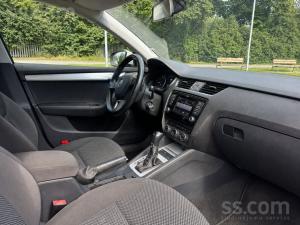 White Skoda Octavia 2013 in Riga, with an engine capacity of 1.80 L and mileage of 217 thousand km for 7950 €, photo 6 on AUTOMOTO.COM.LV