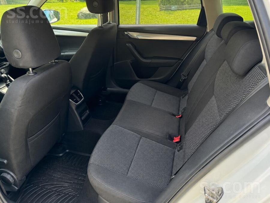 White Skoda Octavia 2013 in Riga, with an engine capacity of 1.80 L and mileage of 217 thousand km for 7950 €, photo 7 on AUTOMOTO.COM.LV