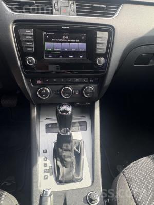 White Skoda Octavia 2013 in Riga, with an engine capacity of 1.80 L and mileage of 217 thousand km for 7950 €, photo 9 on AUTOMOTO.COM.LV