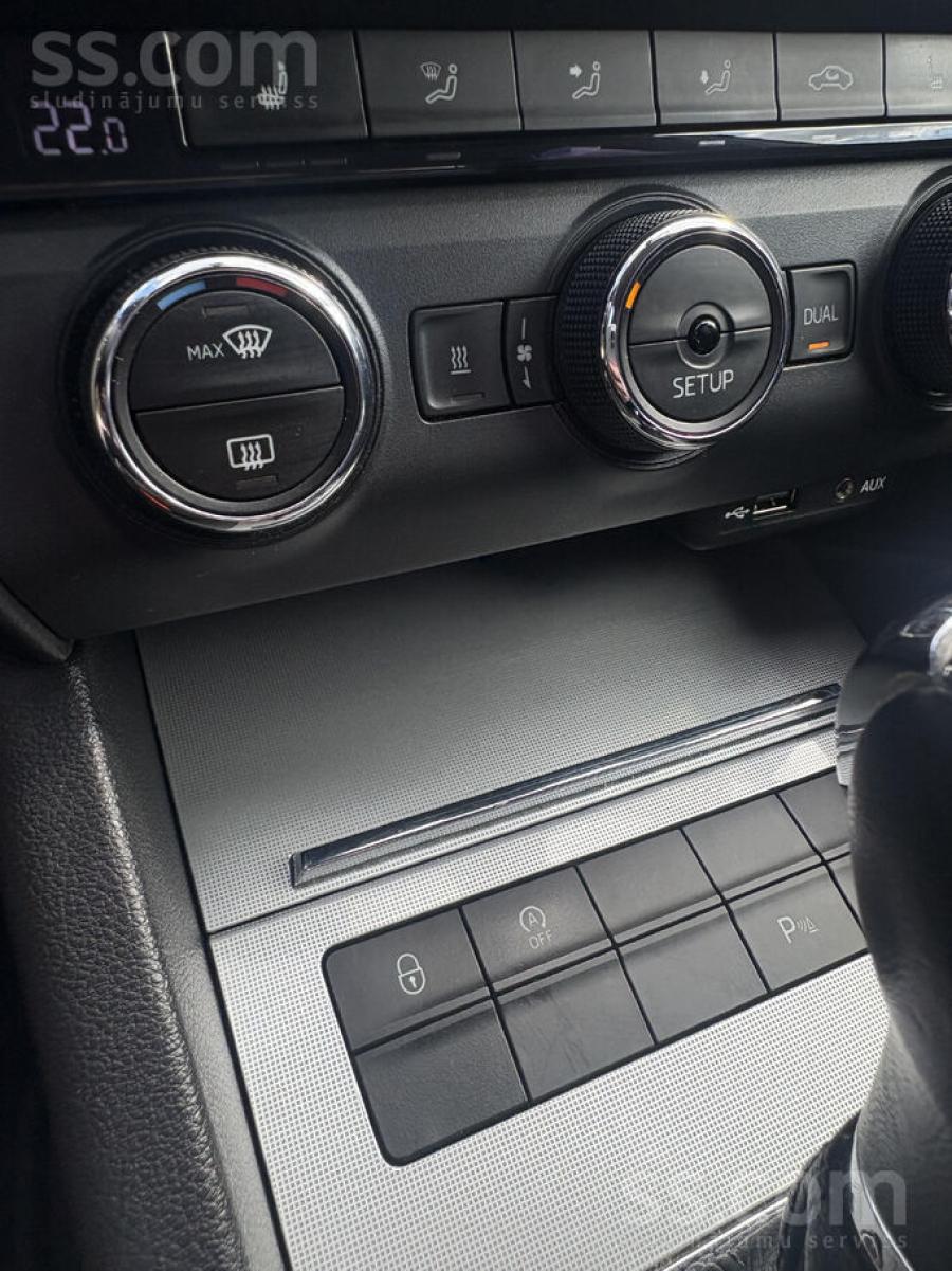 White Skoda Octavia 2013 in Riga, with an engine capacity of 1.80 L and mileage of 217 thousand km for 7950 €, photo 10 on AUTOMOTO.COM.LV